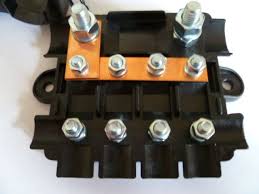 MEGA - MIDI fuse distribution box | Simply Split Charge